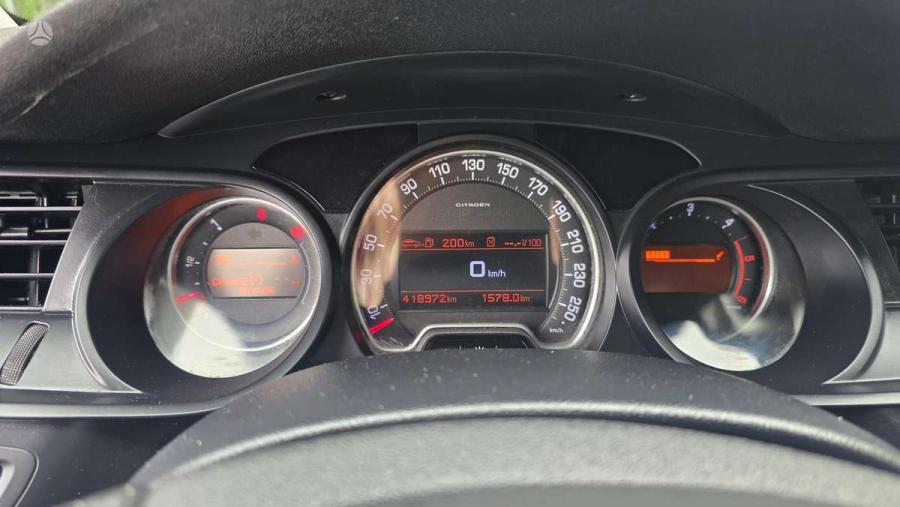 Pelēks Citroen C5 2012 Kauņa, ar dzinēja tilpumu 2.00 L un nobraukumu 419 tūkst. km par 2600 €, foto 21 vietnē AUTOMOTO.COM.LV