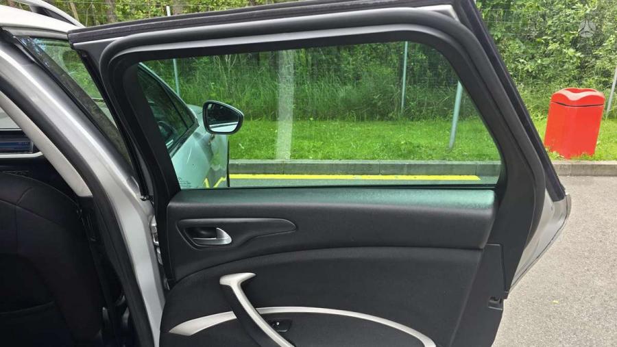Pelēks Citroen C5 2012 Kauņa, ar dzinēja tilpumu 2.00 L un nobraukumu 419 tūkst. km par 2600 €, foto 26 vietnē AUTOMOTO.COM.LV