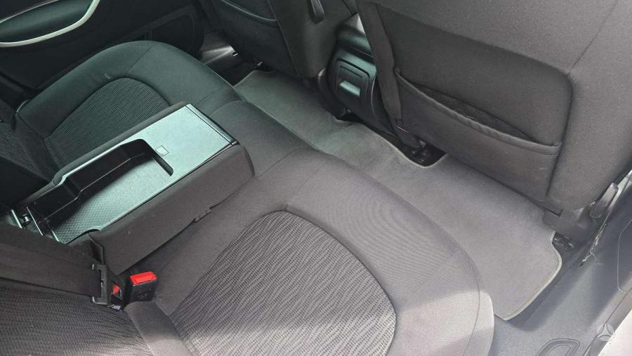 Pelēks Citroen C5 2012 Kauņa, ar dzinēja tilpumu 2.00 L un nobraukumu 419 tūkst. km par 2600 €, foto 27 vietnē AUTOMOTO.COM.LV