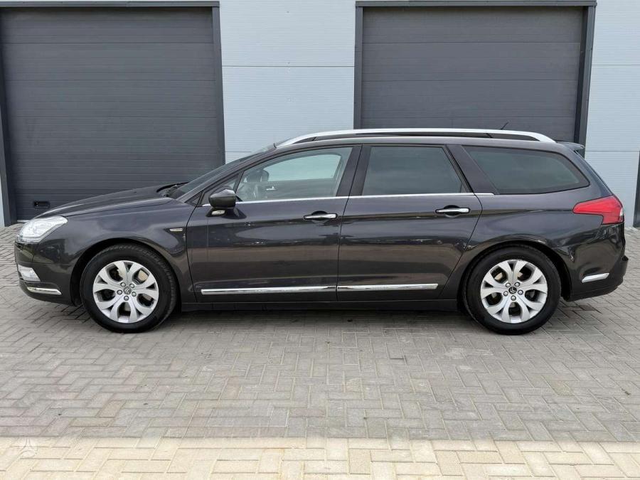Grey Citroen C5 2012 in Vilnius, with an engine capacity of 2.18 L and mileage of 330 thousand km for 2850 €, photo 3 on AUTOMOTO.COM.LV