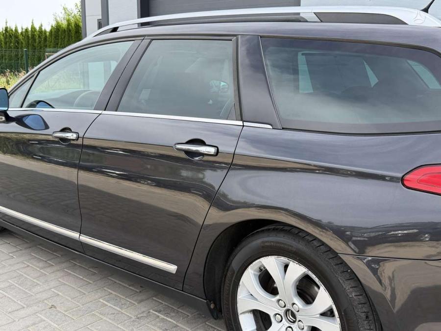Grey Citroen C5 2012 in Vilnius, with an engine capacity of 2.18 L and mileage of 330 thousand km for 2850 €, photo 5 on AUTOMOTO.COM.LV