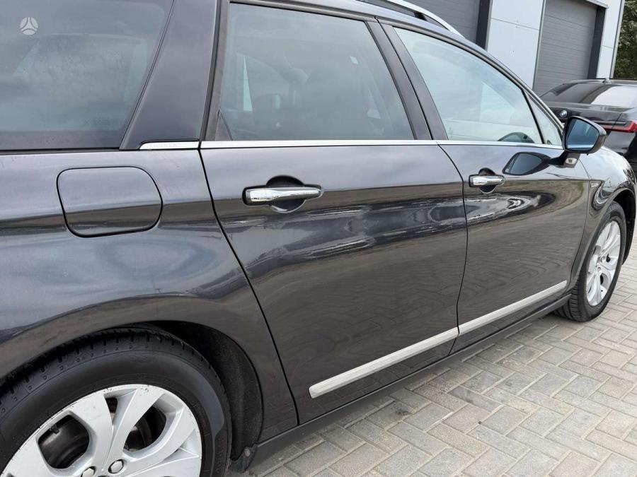 Grey Citroen C5 2012 in Vilnius, with an engine capacity of 2.18 L and mileage of 330 thousand km for 2850 €, photo 7 on AUTOMOTO.COM.LV