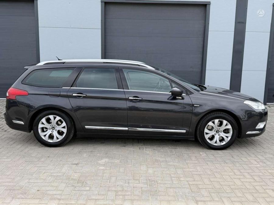 Grey Citroen C5 2012 in Vilnius, with an engine capacity of 2.18 L and mileage of 330 thousand km for 2850 €, photo 13 on AUTOMOTO.COM.LV