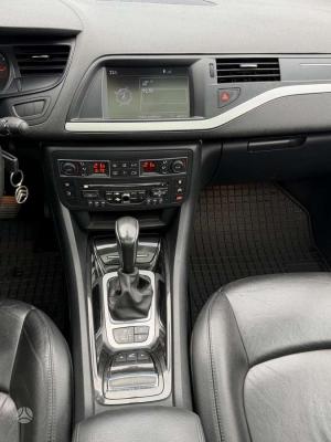 Grey Citroen C5 2012 in Vilnius, with an engine capacity of 2.18 L and mileage of 330 thousand km for 2850 €, photo 17 on AUTOMOTO.COM.LV