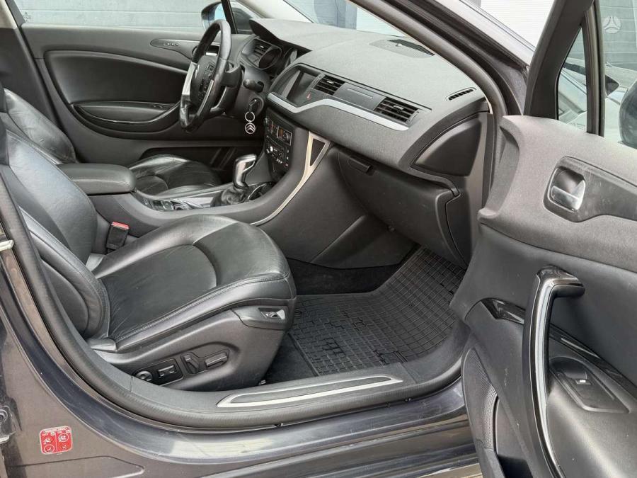 Grey Citroen C5 2012 in Vilnius, with an engine capacity of 2.18 L and mileage of 330 thousand km for 2850 €, photo 24 on AUTOMOTO.COM.LV