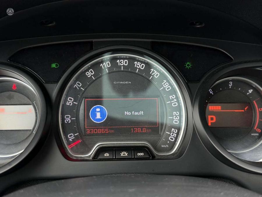 Grey Citroen C5 2012 in Vilnius, with an engine capacity of 2.18 L and mileage of 330 thousand km for 2850 €, photo 31 on AUTOMOTO.COM.LV