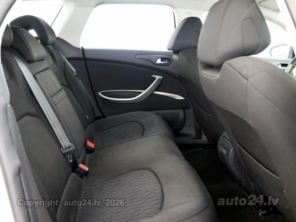 Grey Citroen C5 2013 in Tallinn, with an engine capacity of 1.60 L and mileage of 177 thousand km for 2499 €, photo 7 on AUTOMOTO.COM.LV