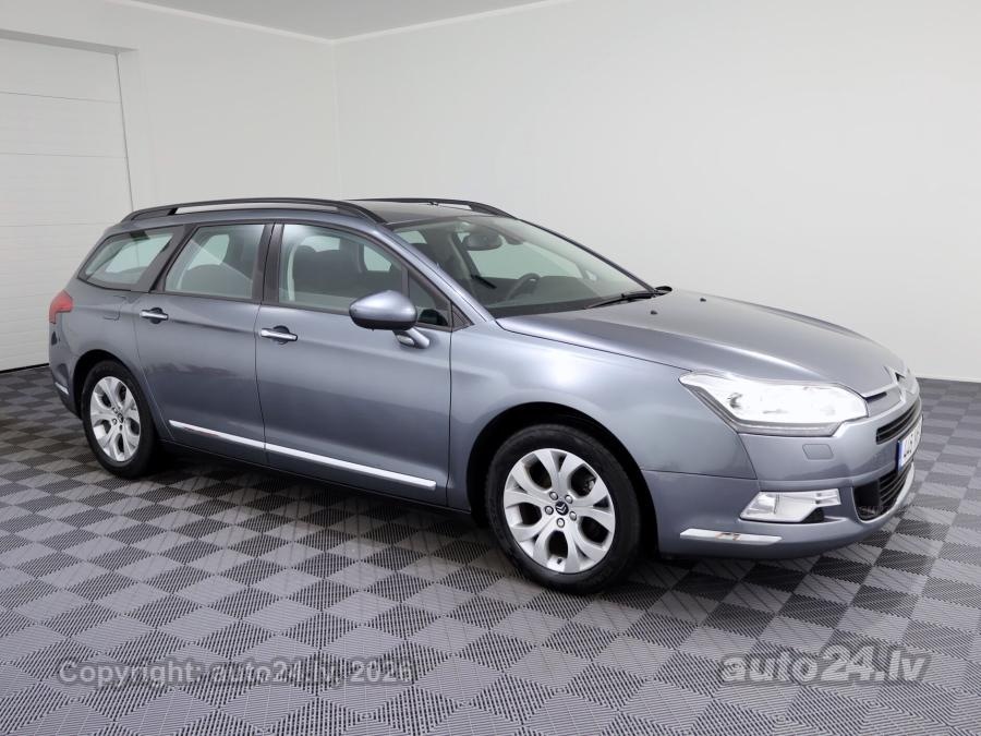 Grey Citroen C5 2013 in Tallinn, with an engine capacity of 1.60 L and mileage of 216 thousand km for 1999 €, photo 1 on AUTOMOTO.COM.LV