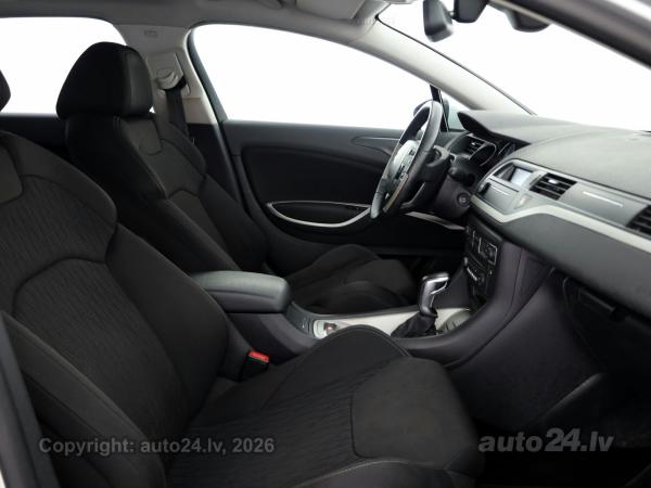 Pelēks Citroen C5 2013 Tallina, ar dzinēja tilpumu 1.60 L un nobraukumu 178 tūkst. km par 2499 €, foto 6 vietnē AUTOMOTO.COM.LV