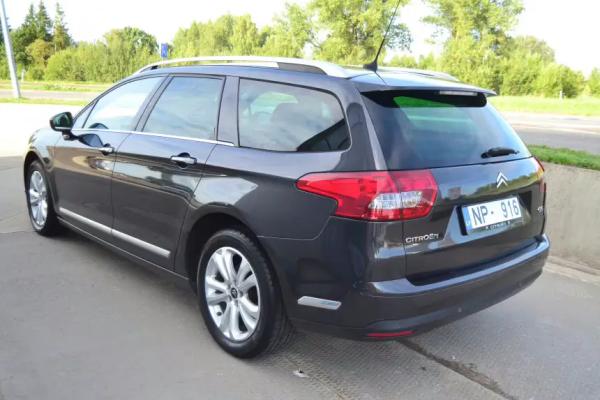 Pelēks Citroen C5 2013 Jēkabpils, ar dzinēja tilpumu 2.00 L un nobraukumu 282 tūkst. km par 5500 €, foto 2 vietnē AUTOMOTO.COM.LV