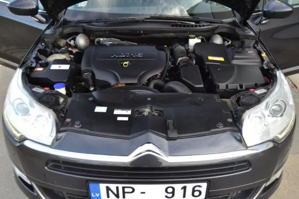 Pelēks Citroen C5 2013 Jēkabpils, ar dzinēja tilpumu 2.00 L un nobraukumu 282 tūkst. km par 5500 €, foto 3 vietnē AUTOMOTO.COM.LV