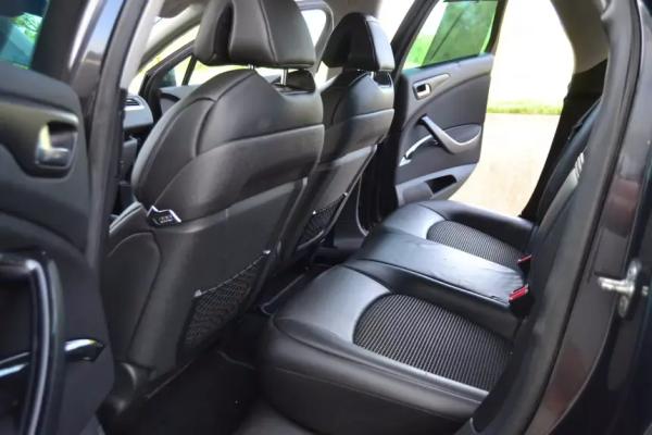 Pelēks Citroen C5 2013 Jēkabpils, ar dzinēja tilpumu 2.00 L un nobraukumu 282 tūkst. km par 5500 €, foto 10 vietnē AUTOMOTO.COM.LV
