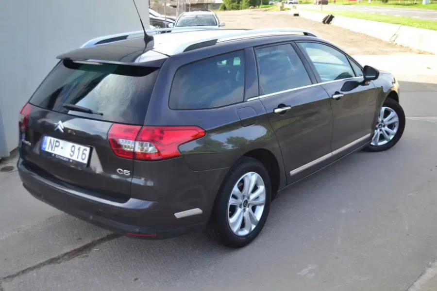 Pelēks Citroen C5 2013 Jēkabpils, ar dzinēja tilpumu 2.00 L un nobraukumu 282 tūkst. km par 5500 €, foto 13 vietnē AUTOMOTO.COM.LV