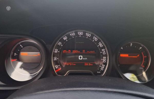 Grey Citroen C5 2013 in Utena, with an engine capacity of 2.00 L and mileage of 179 thousand km for 2950 €, photo 5 on AUTOMOTO.COM.LV