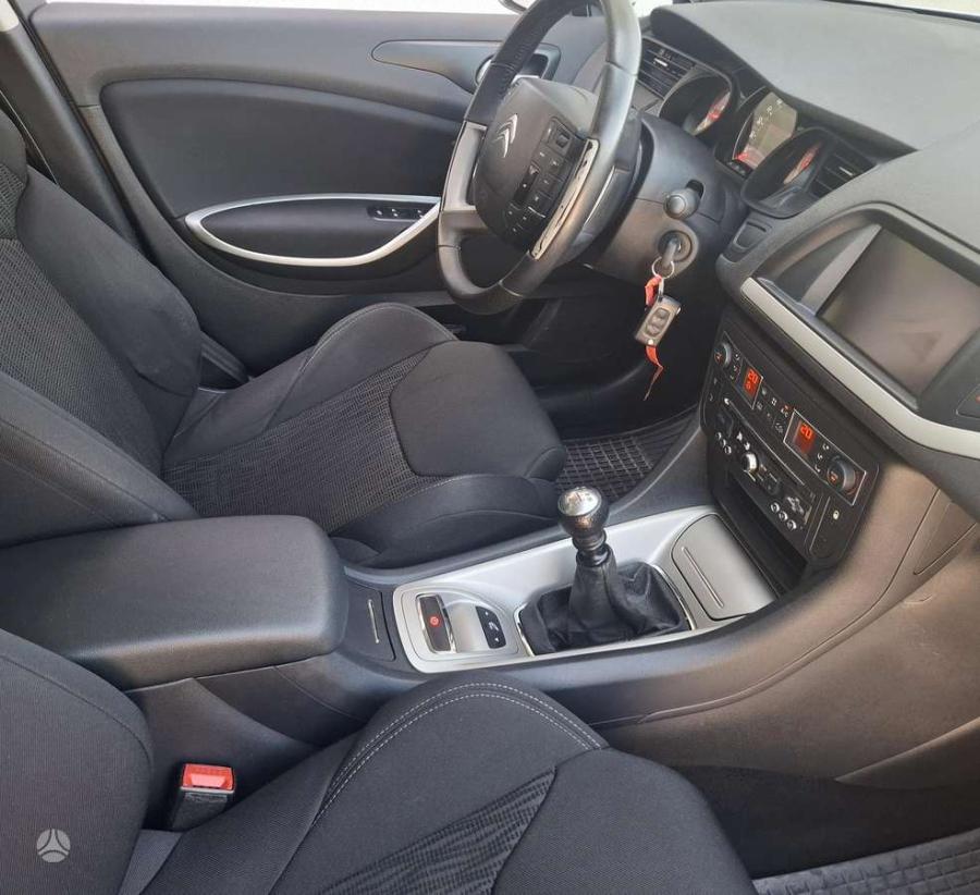 Grey Citroen C5 2013 in Utena, with an engine capacity of 2.00 L and mileage of 179 thousand km for 2950 €, photo 7 on AUTOMOTO.COM.LV