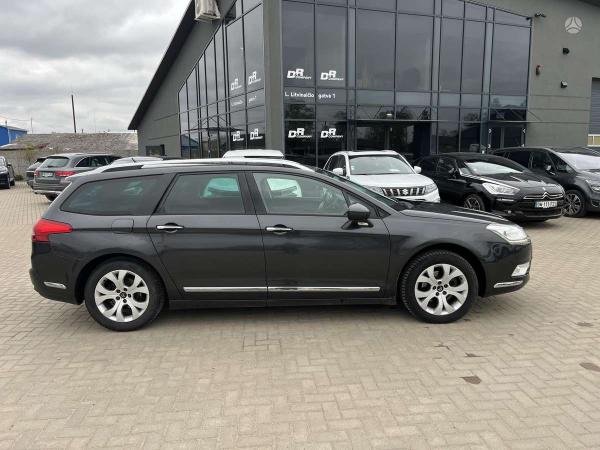Pelēks Citroen C5 2013 Tauragė, ar dzinēja tilpumu 2.00 L un nobraukumu 278 tūkst. km par 3500 €, foto 6 vietnē AUTOMOTO.COM.LV