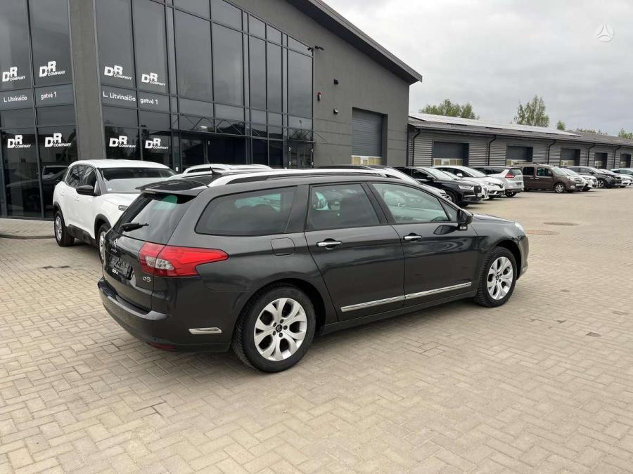 Pelēks Citroen C5 2013 Tauragė, ar dzinēja tilpumu 2.00 L un nobraukumu 278 tūkst. km par 3500 €, foto 8 vietnē AUTOMOTO.COM.LV