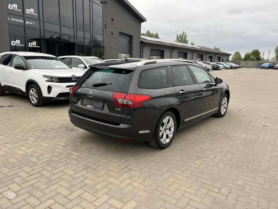 Pelēks Citroen C5 2013 Tauragė, ar dzinēja tilpumu 2.00 L un nobraukumu 278 tūkst. km par 3500 €, foto 9 vietnē AUTOMOTO.COM.LV
