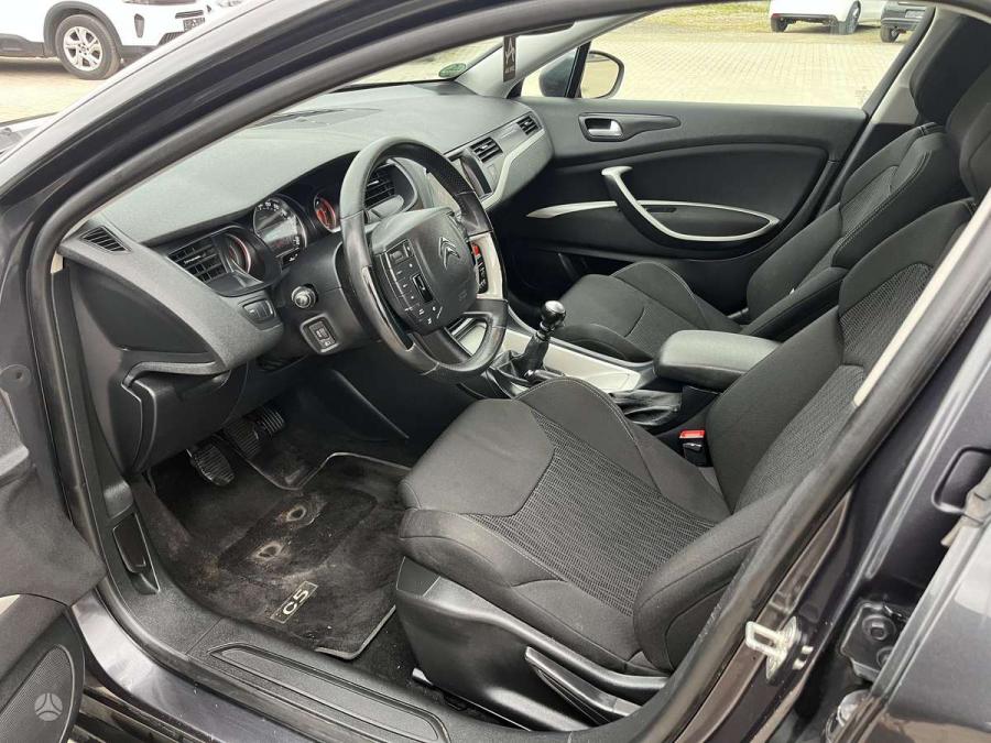 Pelēks Citroen C5 2013 Tauragė, ar dzinēja tilpumu 2.00 L un nobraukumu 278 tūkst. km par 3500 €, foto 13 vietnē AUTOMOTO.COM.LV