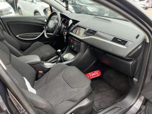 Pelēks Citroen C5 2013 Tauragė, ar dzinēja tilpumu 2.00 L un nobraukumu 278 tūkst. km par 3500 €, foto 18 vietnē AUTOMOTO.COM.LV