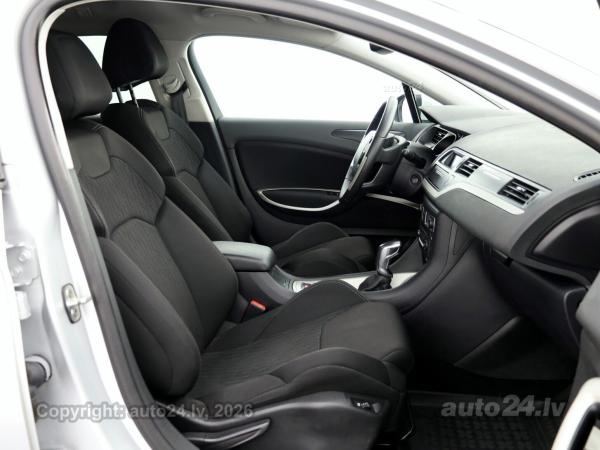 Grey Citroen C5 2013 in Tallinn, with an engine capacity of 1.60 L and mileage of 195 thousand km for 2299 €, photo 6 on AUTOMOTO.COM.LV