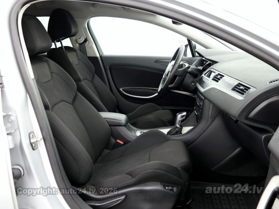 Grey Citroen C5 2013 in Tallinn, with an engine capacity of 1.60 L and mileage of 195 thousand km for 2299 €, photo 7 on AUTOMOTO.COM.LV