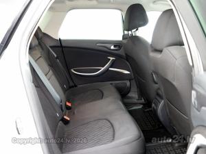 Grey Citroen C5 2013 in Tallinn, with an engine capacity of 1.60 L and mileage of 195 thousand km for 2299 €, photo 8 on AUTOMOTO.COM.LV
