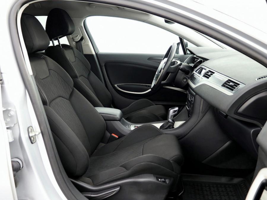 Grey Citroen C5 2013 in Tallinn, with an engine capacity of 1.60 L and mileage of 195 thousand km for 2299 €, photo 7 on AUTOMOTO.COM.LV