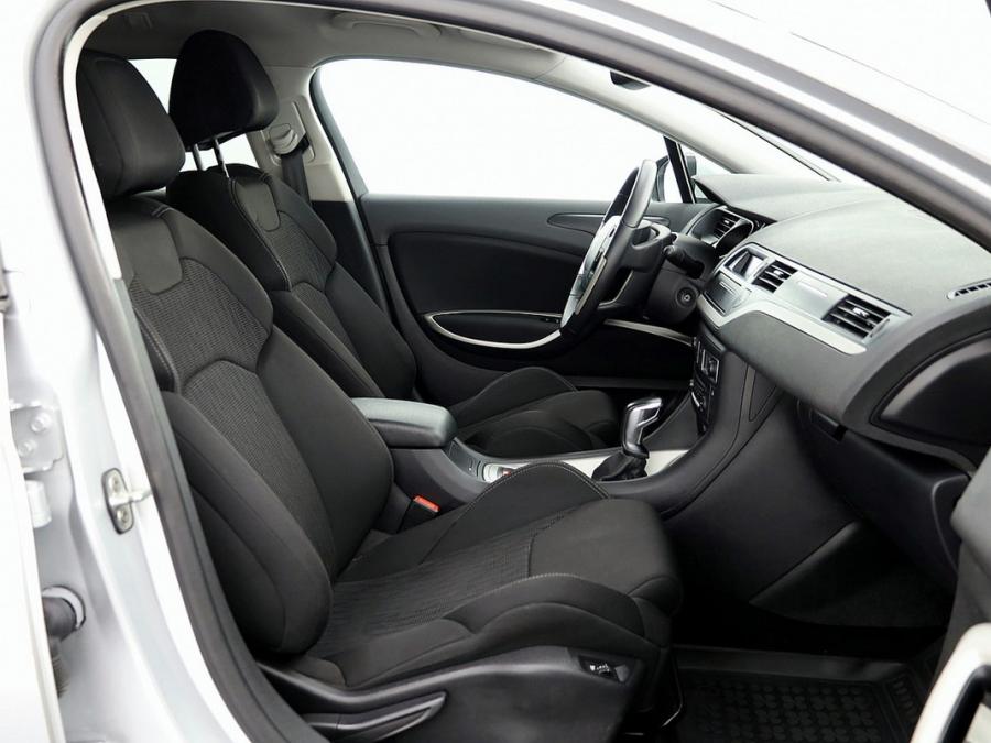 Grey Citroen C5 2013 in Tallinn, with an engine capacity of 1.60 L and mileage of 195 thousand km for 2299 €, photo 14 on AUTOMOTO.COM.LV