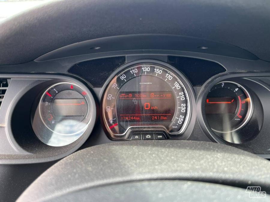 Pelēks Citroen C5 2013 Marijampole, ar dzinēja tilpumu 1.60 L un nobraukumu 174 tūkst. km par 3250 €, foto 11 vietnē AUTOMOTO.COM.LV