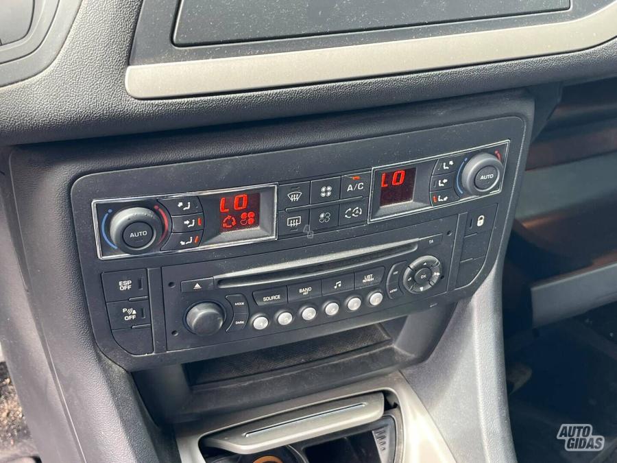 Pelēks Citroen C5 2013 Marijampole, ar dzinēja tilpumu 1.60 L un nobraukumu 174 tūkst. km par 3250 €, foto 12 vietnē AUTOMOTO.COM.LV