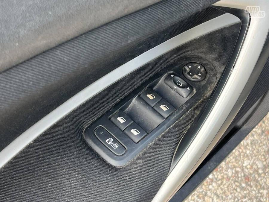 Pelēks Citroen C5 2013 Marijampole, ar dzinēja tilpumu 1.60 L un nobraukumu 174 tūkst. km par 3250 €, foto 15 vietnē AUTOMOTO.COM.LV