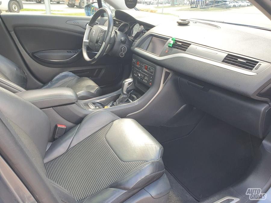 Pelēks Citroen C5 2013 Kauņa, ar dzinēja tilpumu 2.20 L un nobraukumu 282 tūkst. km par 2450 €, foto 9 vietnē AUTOMOTO.COM.LV