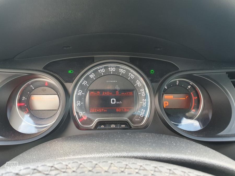 Pelēks Citroen C5 2013 Kauņa, ar dzinēja tilpumu 2.20 L un nobraukumu 282 tūkst. km par 2450 €, foto 12 vietnē AUTOMOTO.COM.LV