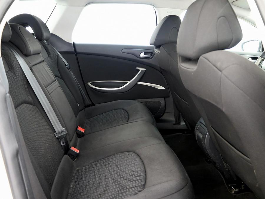 Pelēks Citroen C5 2013 Tallina, ar dzinēja tilpumu 1.60 L un nobraukumu 178 tūkst. km par 2299 €, foto 16 vietnē AUTOMOTO.COM.LV