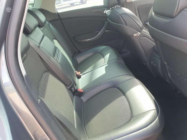 Grey Citroen C5 2013 in Kaunas, with an engine capacity of 2.20 L and mileage of 282 thousand km for 2450 €, photo 9 on AUTOMOTO.COM.LV