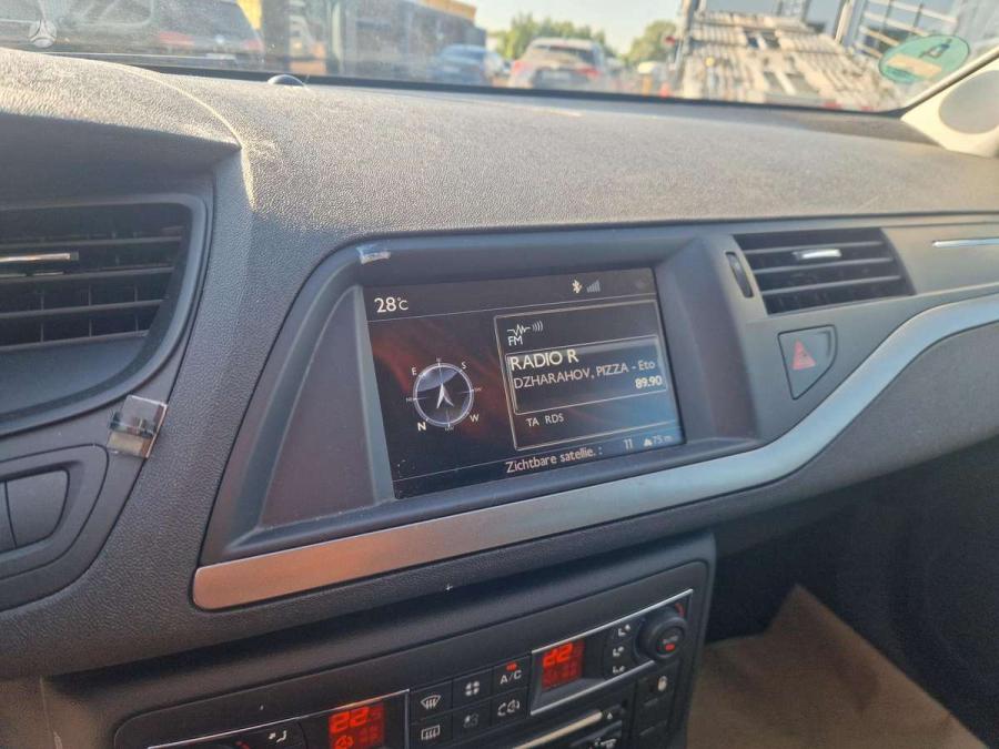 Grey Citroen C5 2015 in Ukmerge, with an engine capacity of 1.56 L and mileage of 240 thousand km for 3650 €, photo 16 on AUTOMOTO.COM.LV