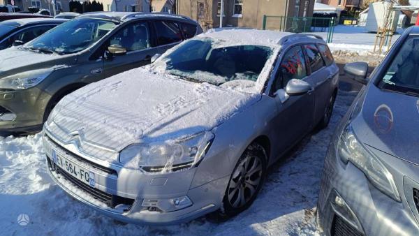 Grey Citroen C5 2016 in Taurage, with an engine capacity of 2.00 L and mileage of 220 thousand km for 5000 €, photo 1 on AUTOMOTO.COM.LV