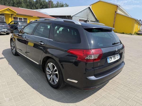 Grey Citroen C5 2017 in Kaunas, with an engine capacity of 2.00 L and mileage of 394 thousand km for 3900 €, photo 3 on AUTOMOTO.COM.LV