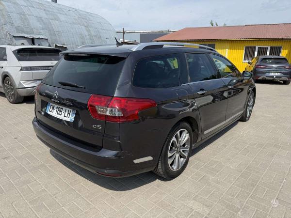 Grey Citroen C5 2017 in Kaunas, with an engine capacity of 2.00 L and mileage of 394 thousand km for 3900 €, photo 4 on AUTOMOTO.COM.LV