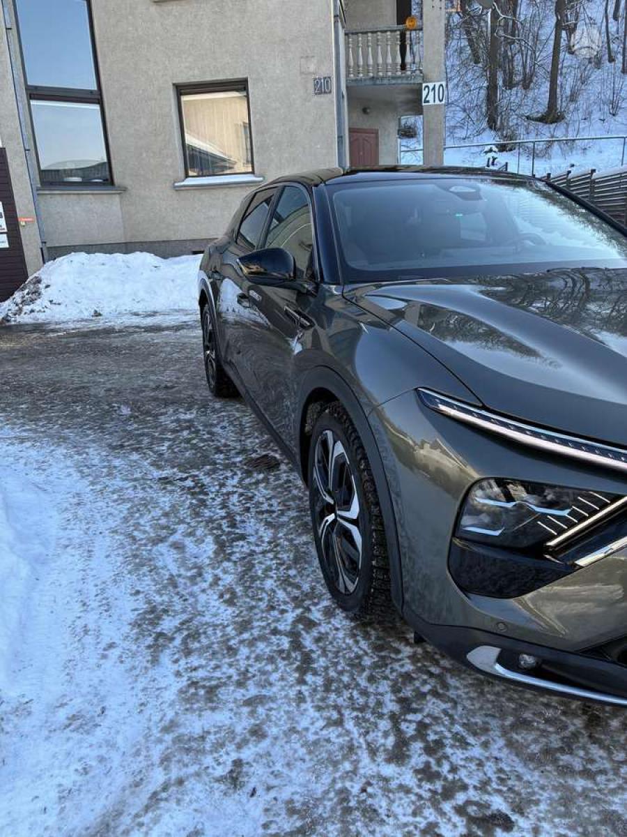 Grey Citroen C5 2022 in Vilkaviskis, with an engine capacity of 1.60 L and mileage of 79 thousand km for 19750 €, photo 4 on AUTOMOTO.COM.LV