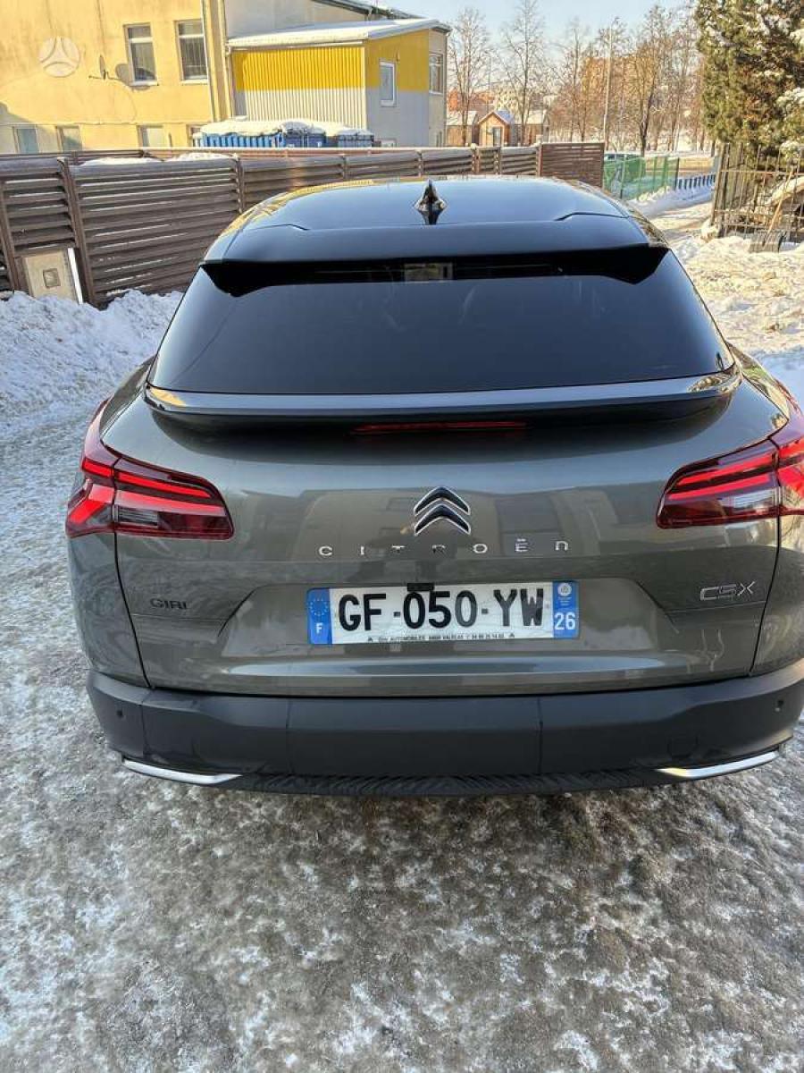 Grey Citroen C5 2022 in Vilkaviskis, with an engine capacity of 1.60 L and mileage of 79 thousand km for 19750 €, photo 8 on AUTOMOTO.COM.LV