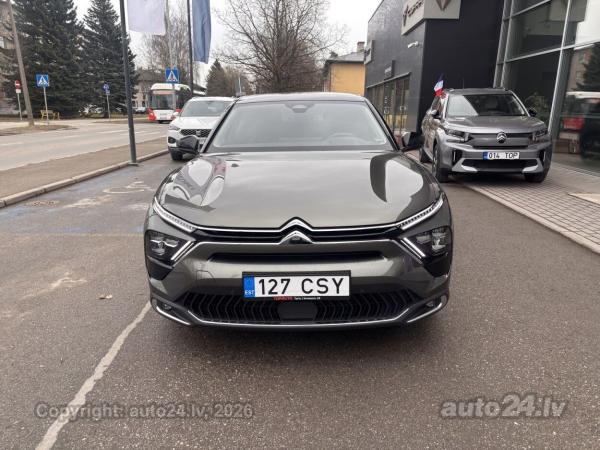 Grey Citroen C5 2022 in Tartu, with an engine capacity of 1.60 L and mileage of 43 thousand km for 23900 €, photo 5 on AUTOMOTO.COM.LV