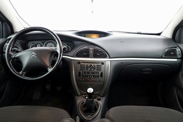 Citroen C5 2006 Tallina, ar dzinēja tilpumu 2.00 L un nobraukumu 177 tūkst. km par 399 €, foto 5 vietnē AUTOMOTO.COM.LV