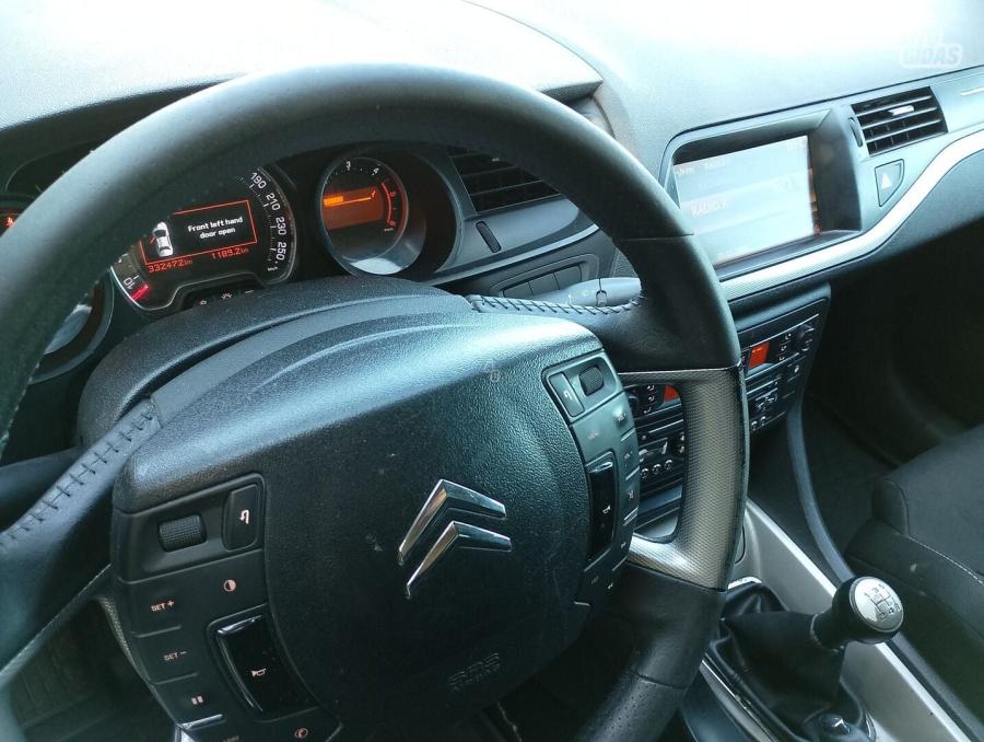 Citroen C5 2010 Viļņa, ar dzinēja tilpumu 1.60 L un nobraukumu 330 tūkst. km par 1550 €, foto 13 vietnē AUTOMOTO.COM.LV