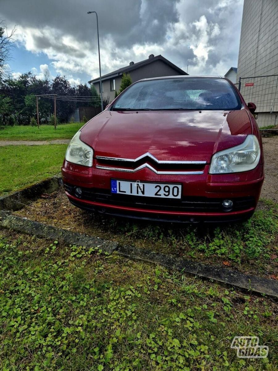 Sarkans Citroen C5 2006 Kauņa, ar dzinēja tilpumu 1.60 L un nobraukumu 205 tūkst. km par 900 €, foto 1 vietnē AUTOMOTO.COM.LV
