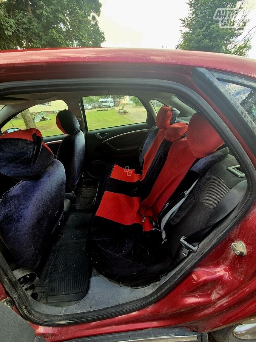 Sarkans Citroen C5 2006 Kauņa, ar dzinēja tilpumu 1.60 L un nobraukumu 205 tūkst. km par 900 €, foto 7 vietnē AUTOMOTO.COM.LV