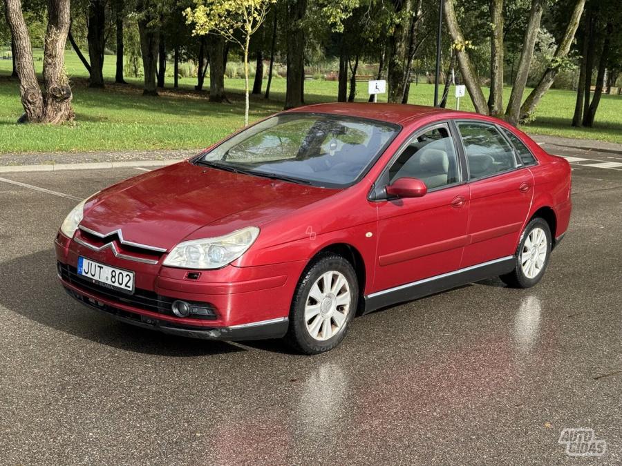 Красный Ситроен С5 2006 в Укмерге, объемом двигателя 2.20 л и пробегом 314 тыс. км за 750 €, фото 1 на AUTOMOTO.COM.LV