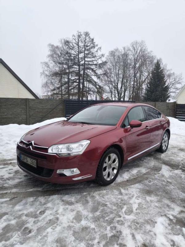Sarkans Citroen C5 2008 Kauņa, ar dzinēja tilpumu 2.00 L un nobraukumu 300 tūkst. km par 2700 €, foto 2 vietnē AUTOMOTO.COM.LV