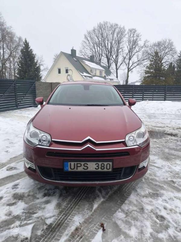 Sarkans Citroen C5 2008 Kauņa, ar dzinēja tilpumu 2.00 L un nobraukumu 300 tūkst. km par 2700 €, foto 3 vietnē AUTOMOTO.COM.LV